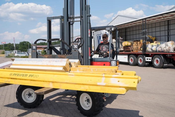 4-Wege-Stapler - die Distanzkünstler